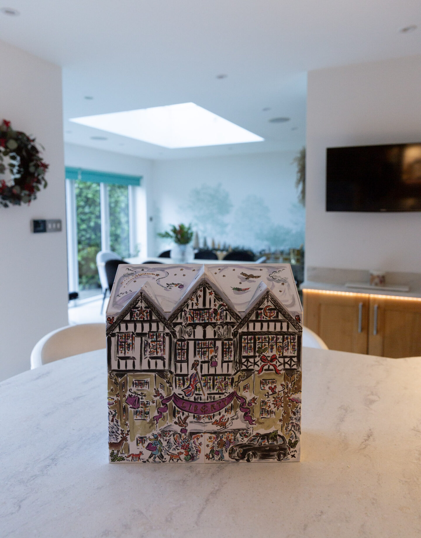 CHRISTMAS DECOR - WHAT I'M LOVING IN 2024 - Finnterior Designer