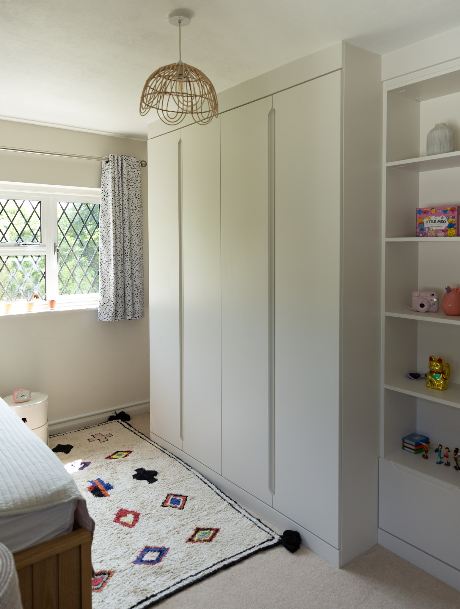 Kid’s Room Makeover: New Built-In Wardrobe With Open Shelving